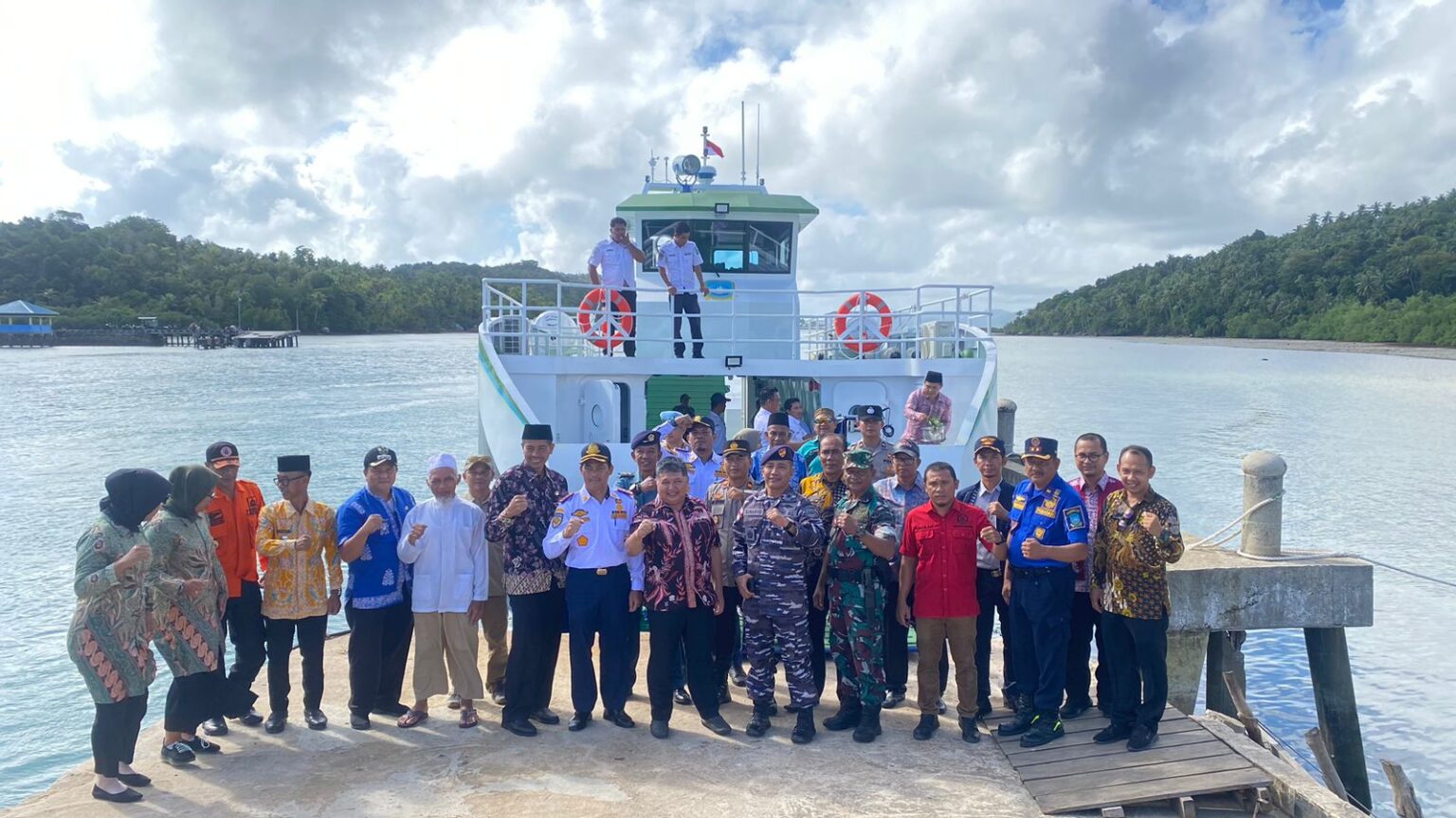 Wabup Resmikan KMP Anambas Bermadah 7 Rute Desa Air Asuk Kampung Baru – KABAR ANAMBAS